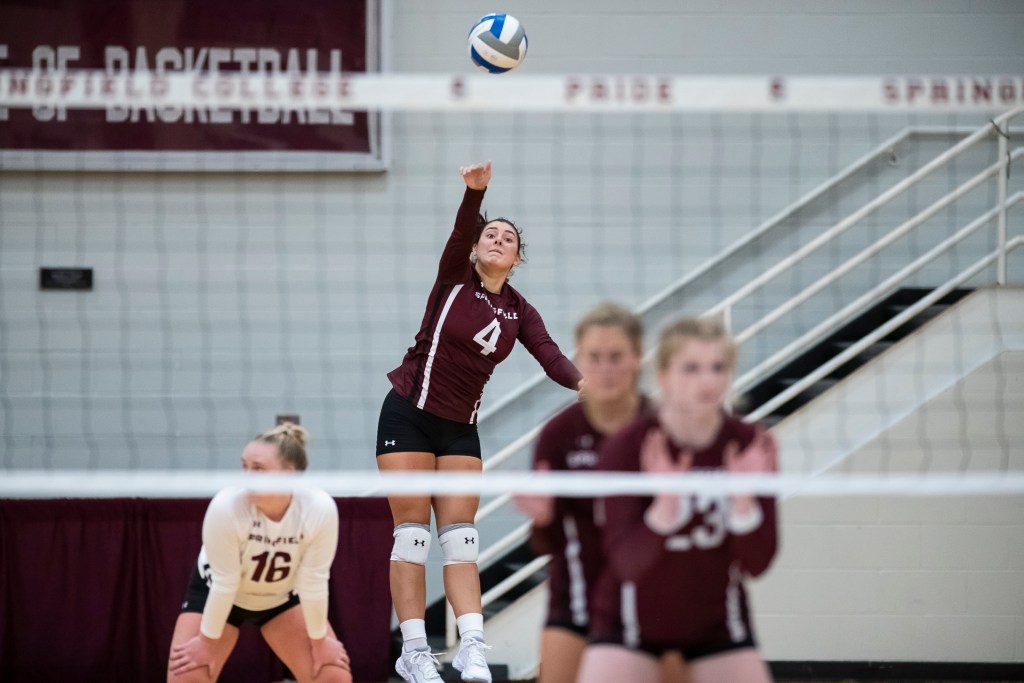 Springfield women's volleyball goes all out to sweep Trinity
