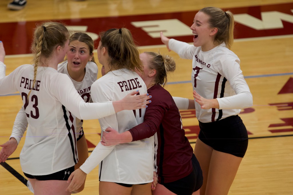 Springfield women's volleyball beats Coast Guard 3-0, advances to ...