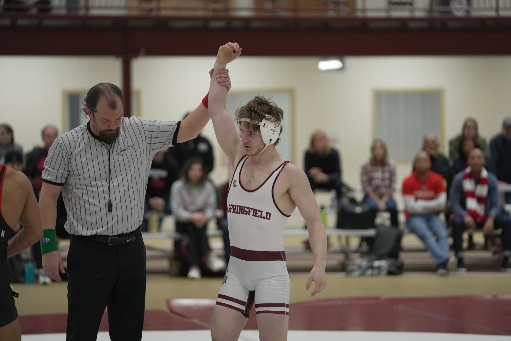 Springfield wrestling dominates Wesleyan 37-7